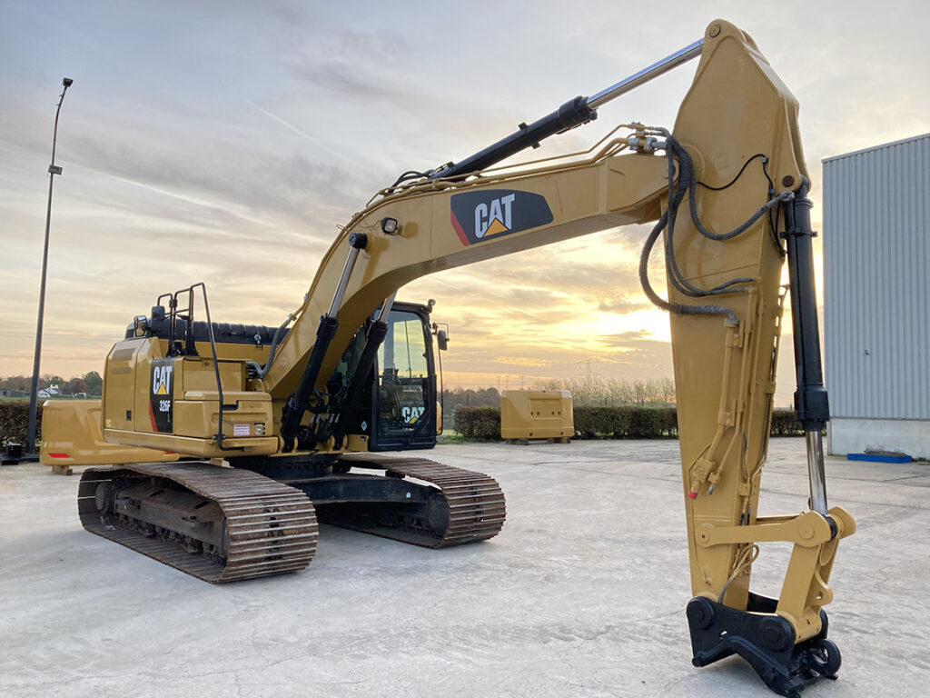 Caterpillar 326F-L (2018) - Ligro