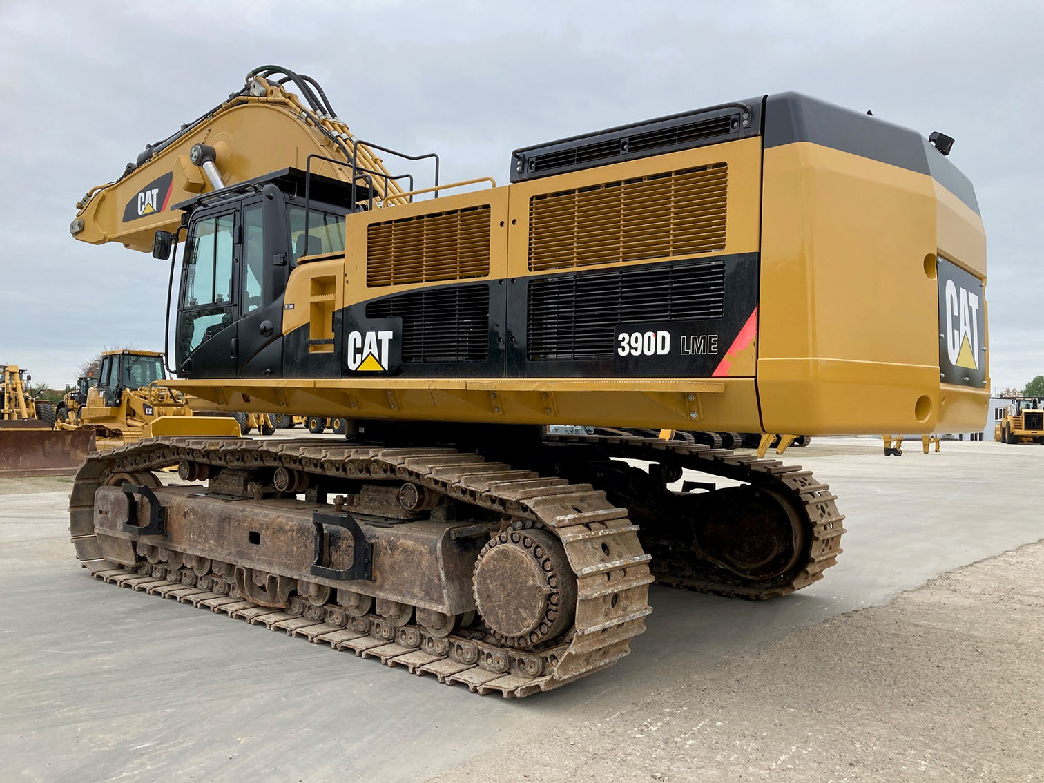 Rupsgraafmachines - Ligro - Caterpillar grondverzetmachines